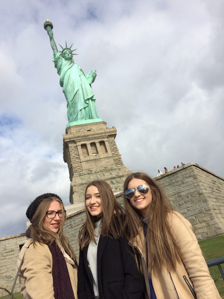 Girls Statue of Liberty – Lymm High School